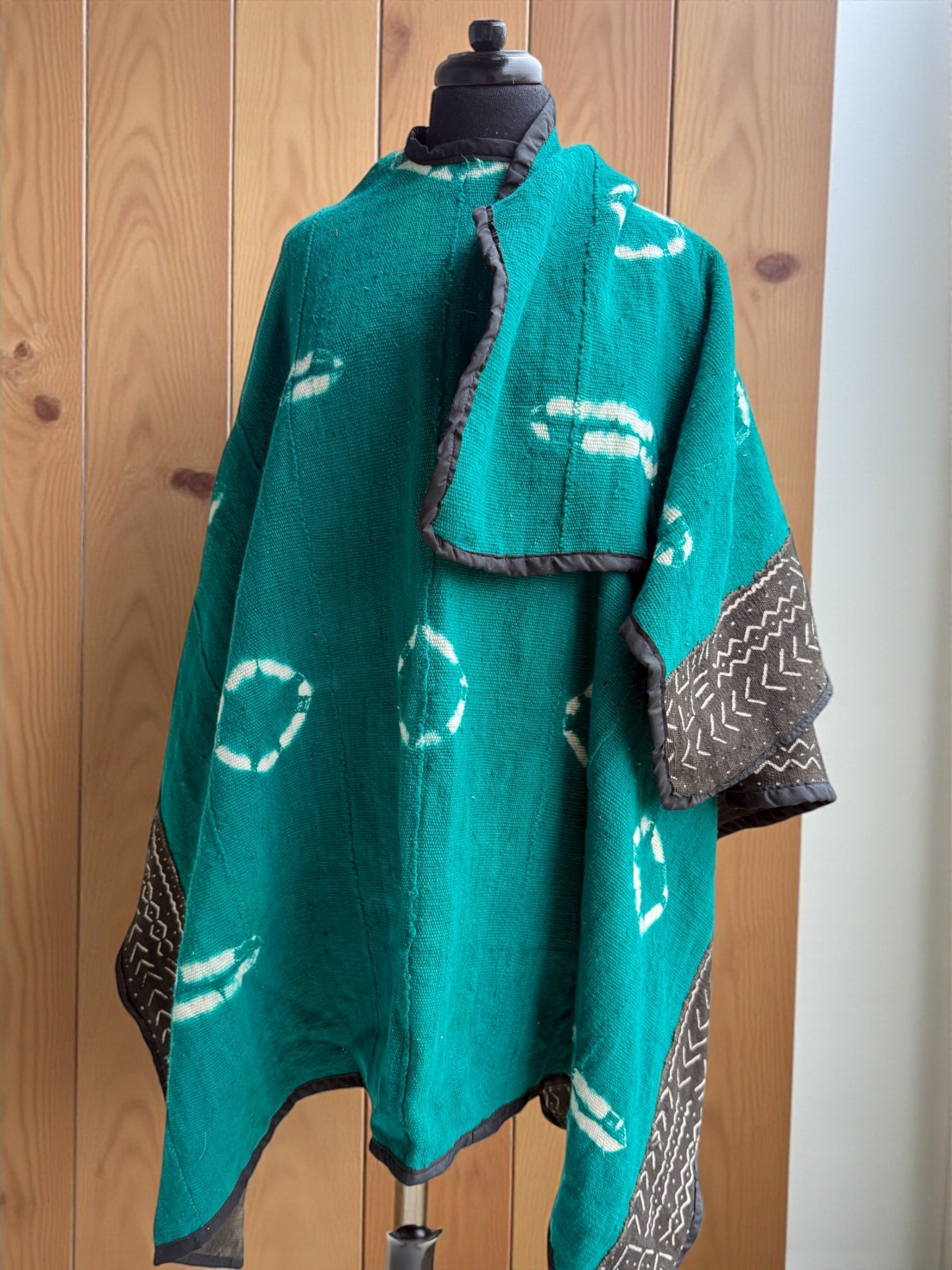 Emerald Heritage Mudcloth Shawl – Handwoven, Versatile Wrap from Mali ...